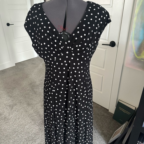 Evan Picone | Dresses | Evan Picone Black And White Fit And Flare Midi ...